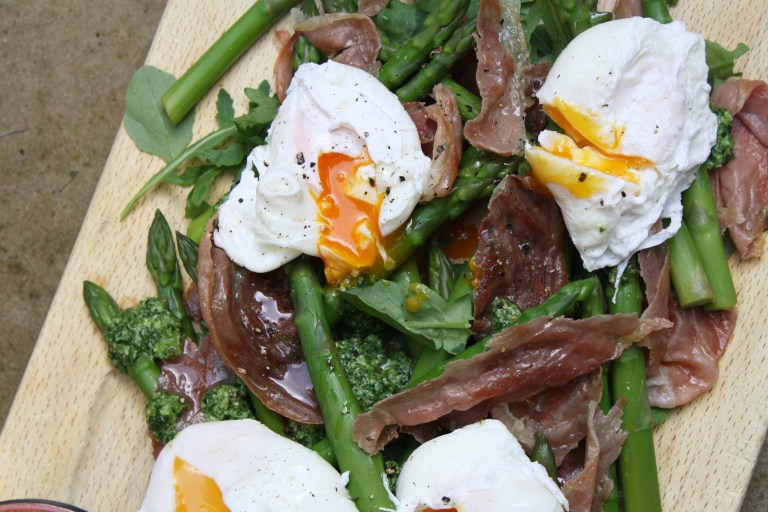 Blanched Asparagus and Crispy Parma Ham with a Rocket Pesto – Wish to Dish